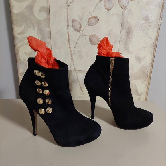 Vince Camuto | Shoes | Vince Cumuto Platform Black Velvet Studded ...